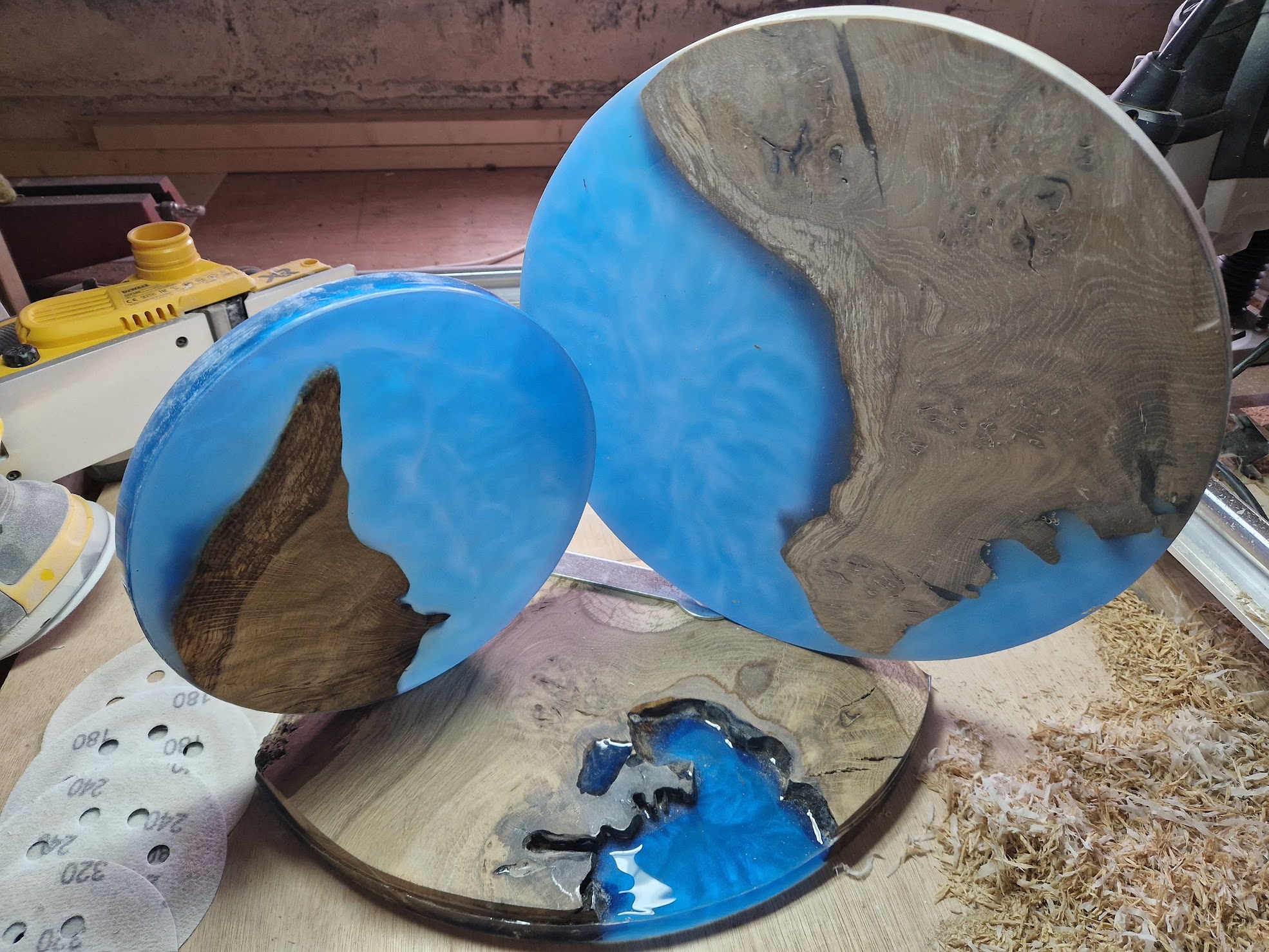 Art of resin – A bringing together of wood, resin, laser engraving ...